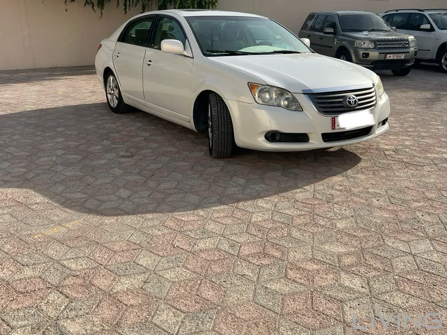 2010 model Toyota Avalon