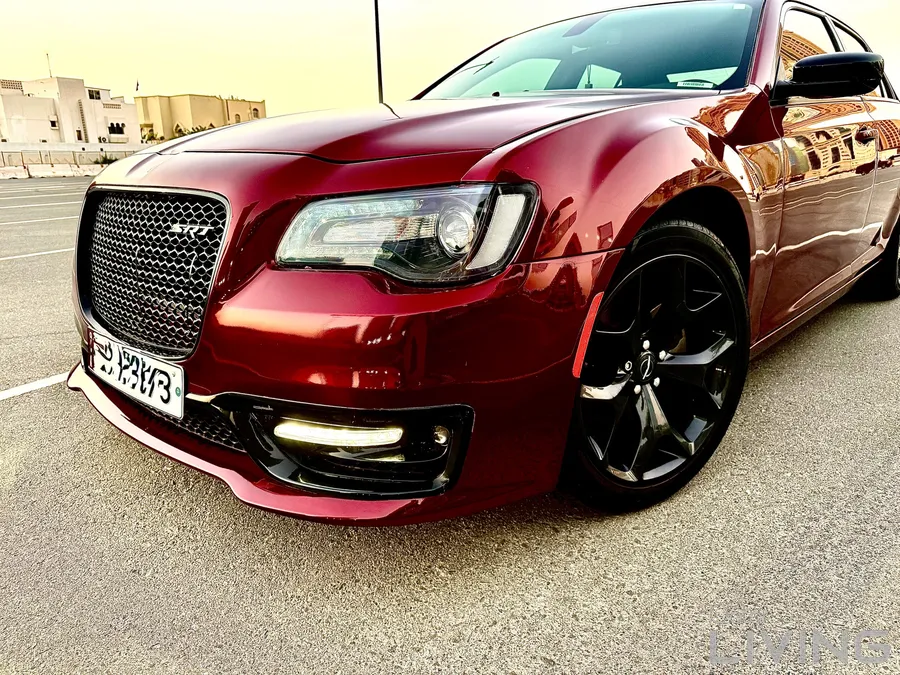 2021 Chrysler 300 V6 | Maroon Elegance