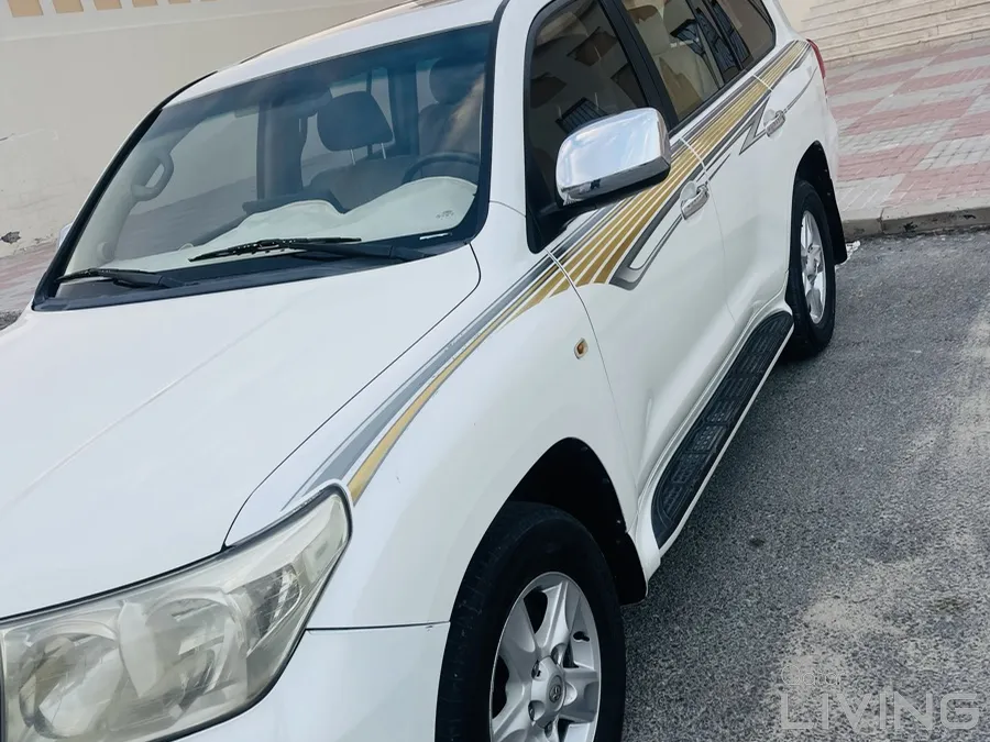 Toyota Land Cruiser Model Vxr v8 2010 Gar perfect Engine perfect Chasis ...