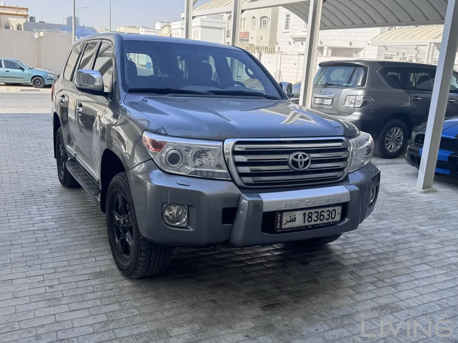 Toyota Land Cruiser VXR 2010 V8 TXL – Excellent Condition