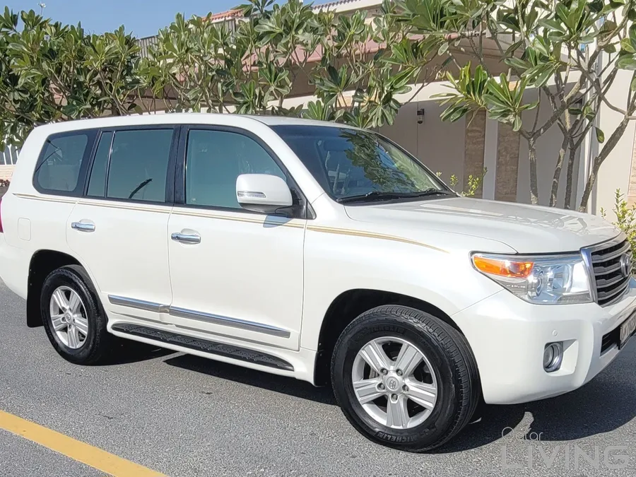 Toyota Land Cruiser VXR V8 2015