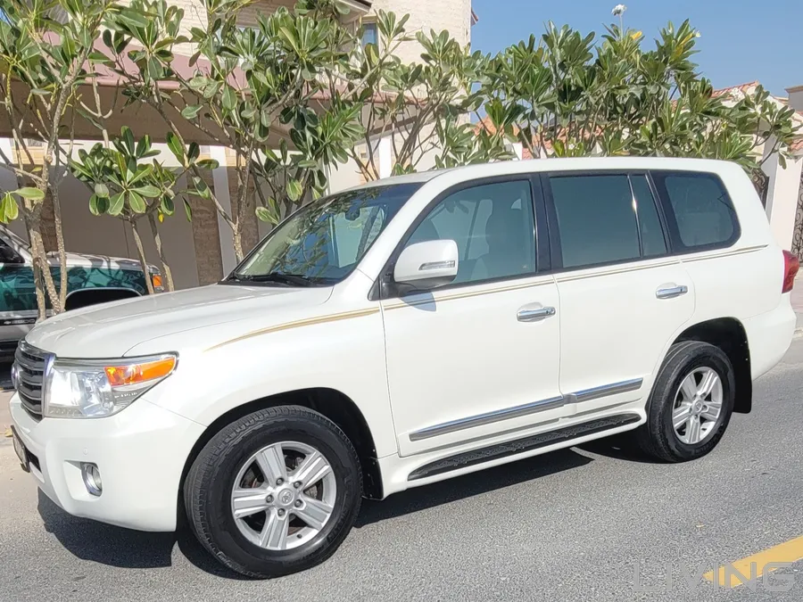 Toyota Land Cruiser VXR V8 2015